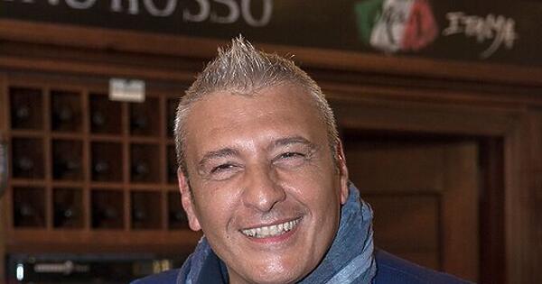 10 év után új dallal jelentkezett Erox Martini - itt a klipp is ...